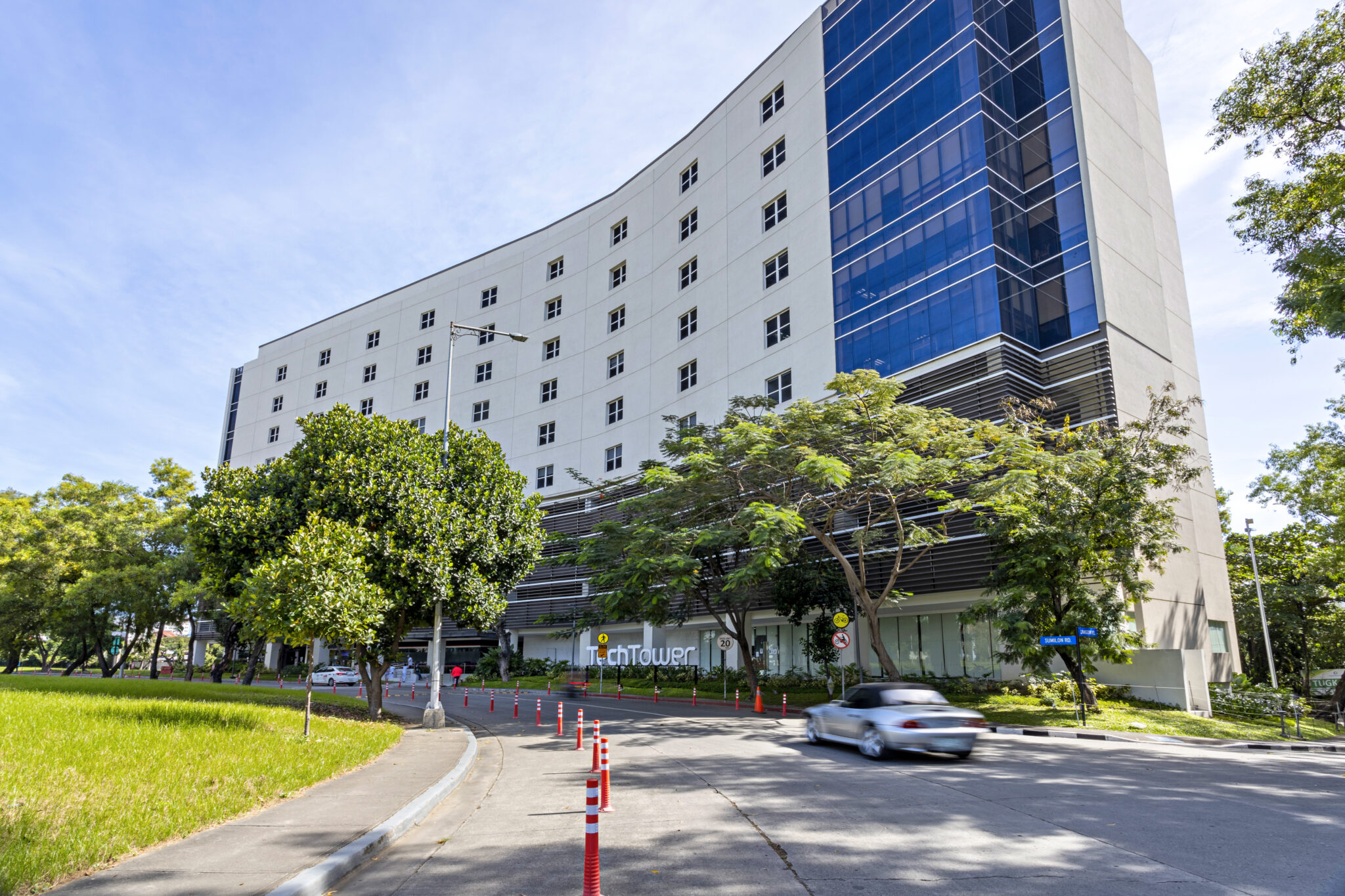 About Us - AREIT, Inc.